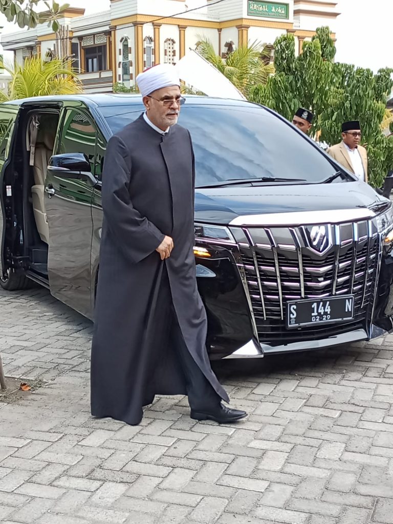 Prof. Dr. M. Salim Abu Ash dari Mesir dalam Seminar Internasional di ...